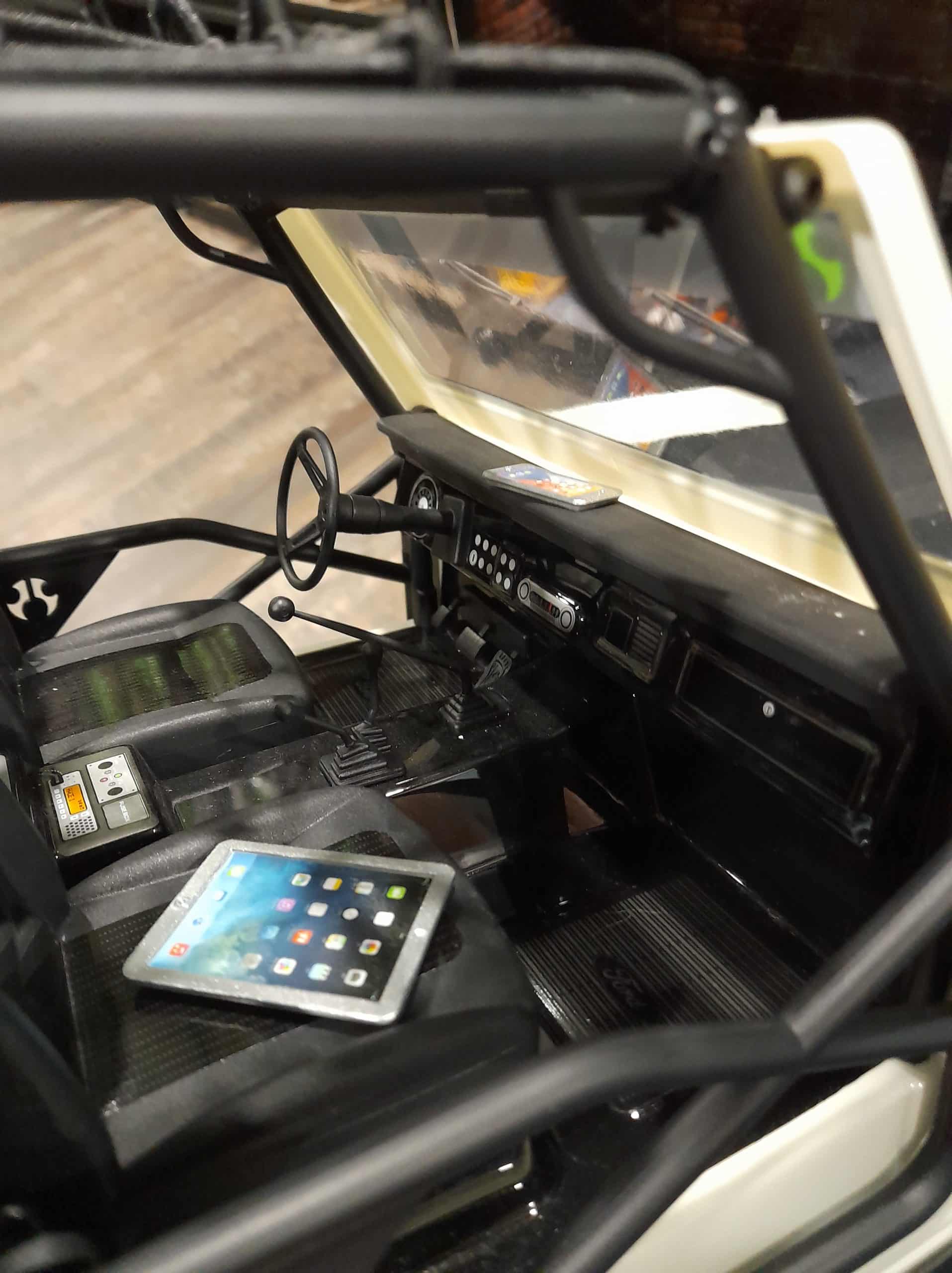 Ensemble de Laptop/Tablette/Cellulaire 1/10 (LTC-1) – WAG Radio Control